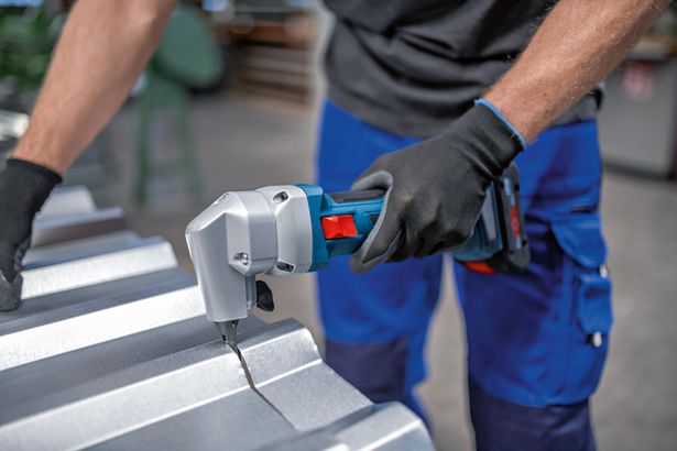 GNA 18V-16 E Cordless Nibbler | Bosch Professional